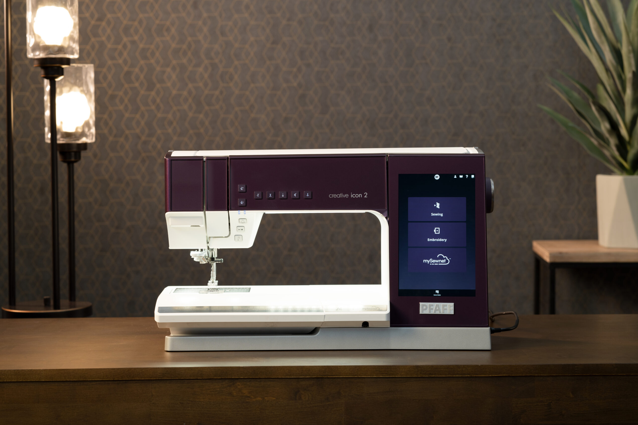 Machine à coudre et à broder PFAFF Icon 2